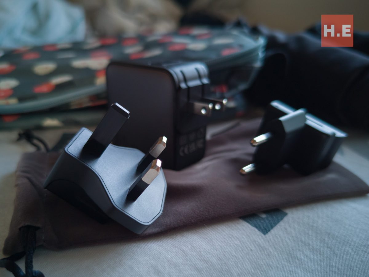 Guide to picking the perfect travel charger - HelloExpress.net