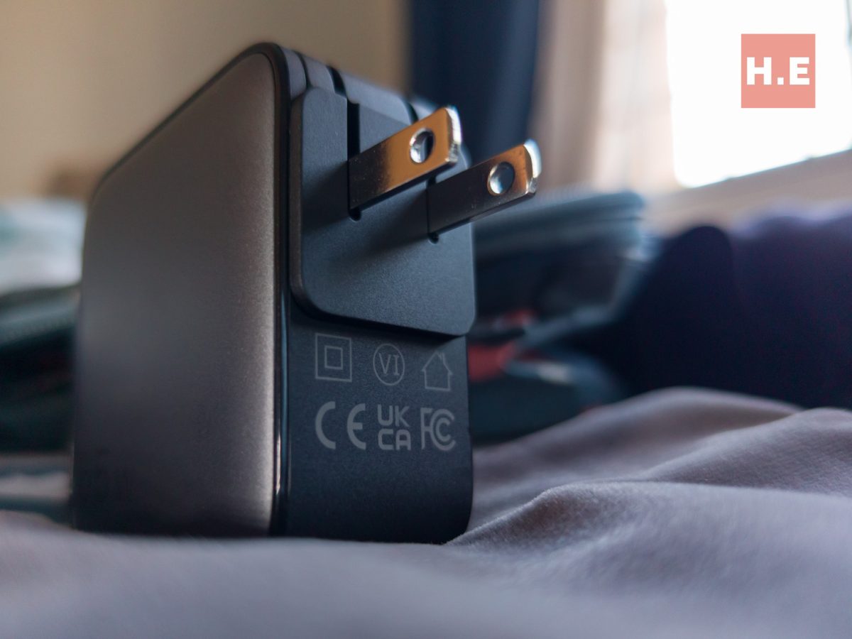 Guide to picking the perfect travel charger - HelloExpress.net