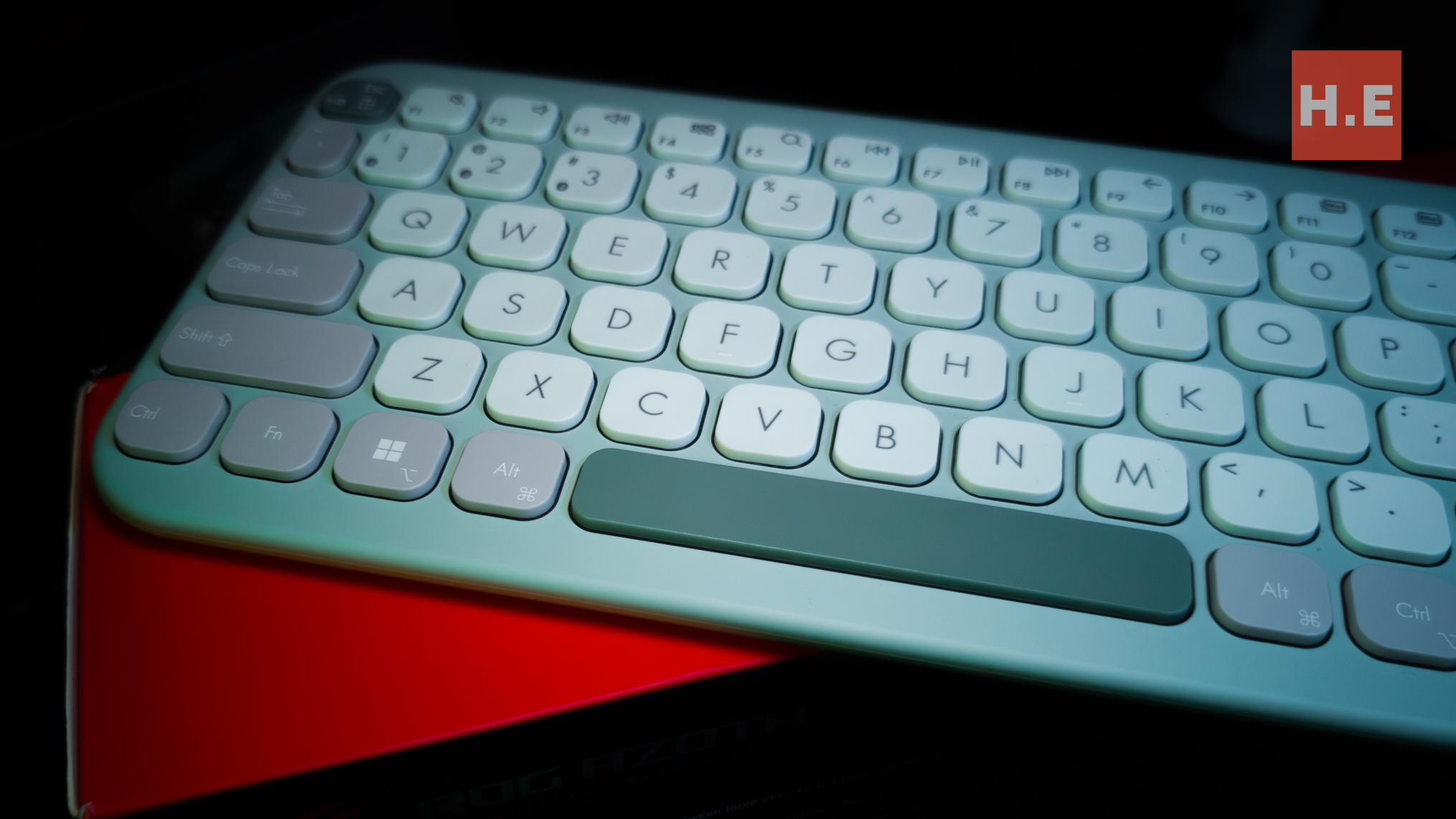 Asus Marshmallow Keyboard KW100 Review: Hidden KWM