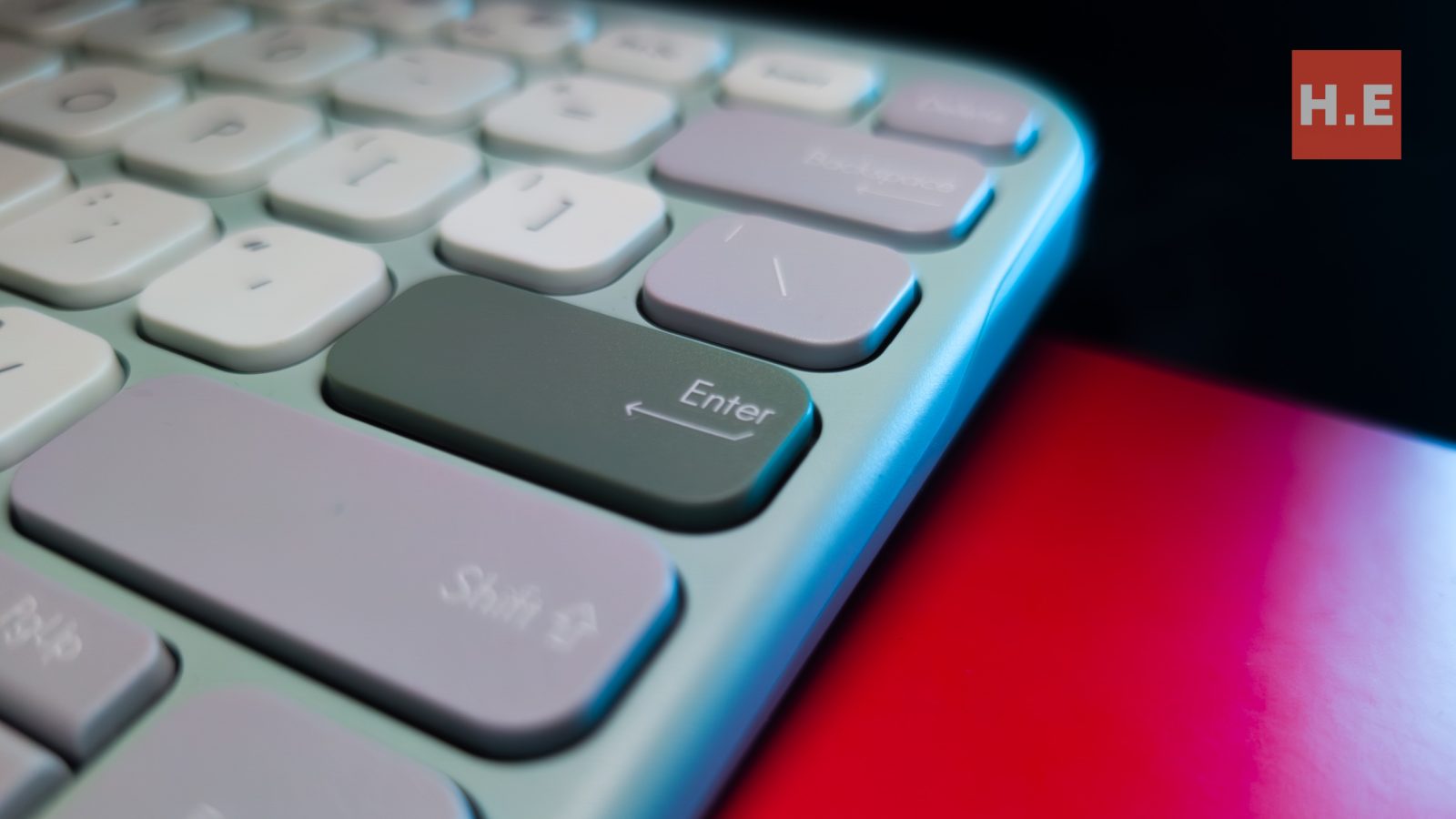 Asus Marshmallow Keyboard KW100 Review: Hidden KWM