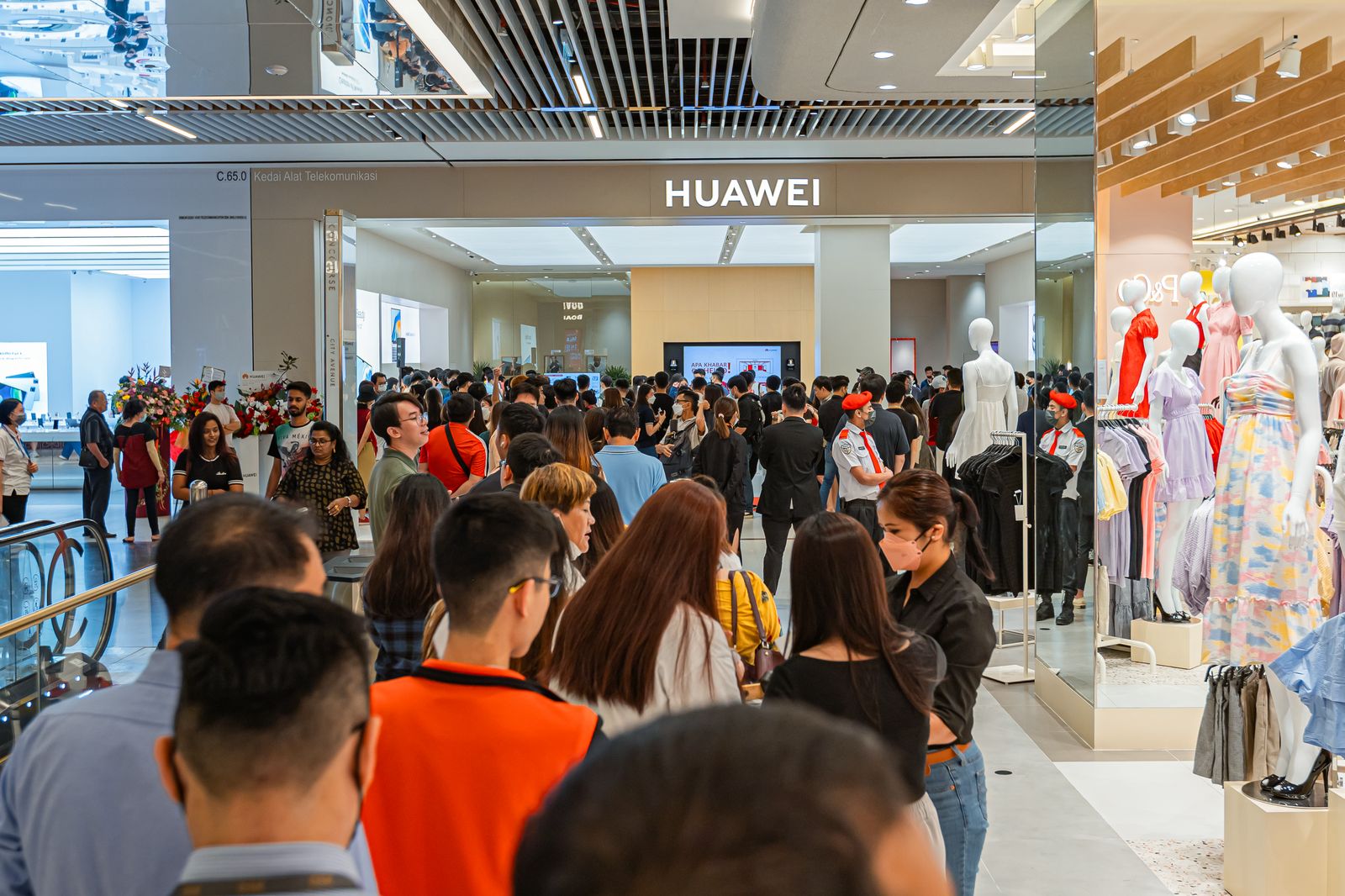 Huawei Launch Flagship Experience Store at The Exchange TRX Grand ...