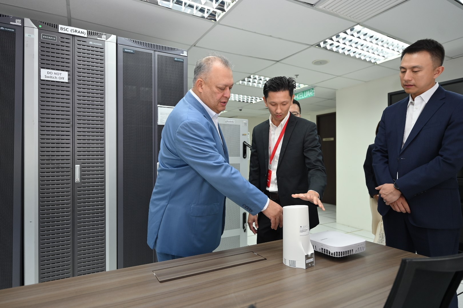 Huawei Malaysia and MCMC Launch Digital Leadership Program ...